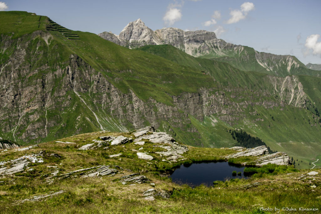 Matkat ~ SATUNNAISEN MATKAAJAN PÄIVÄKIRJAT